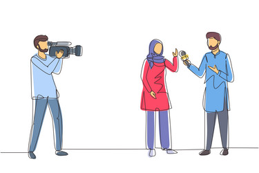 Single continuous line drawing journalist Vector Image