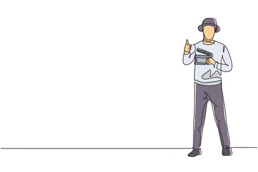 Single continuous line drawing film director Vector Image
