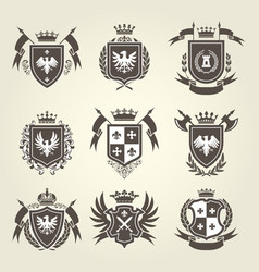 Winged crest Royalty Free Vector Image - VectorStock